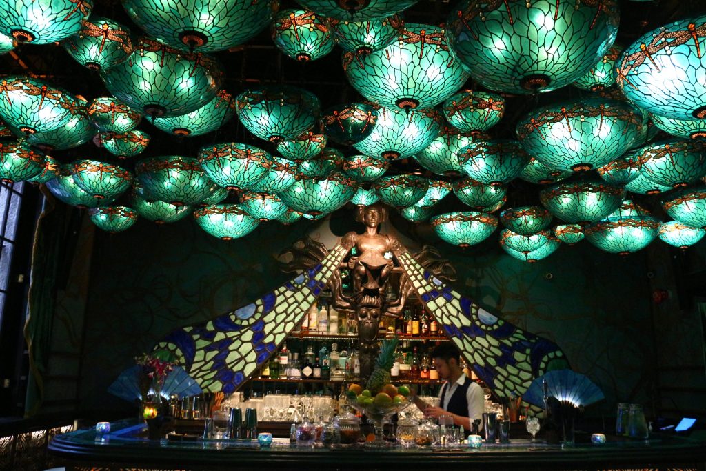 Hong Kong's Amazing Bar Scene: Dragonfly – Travel.Differently